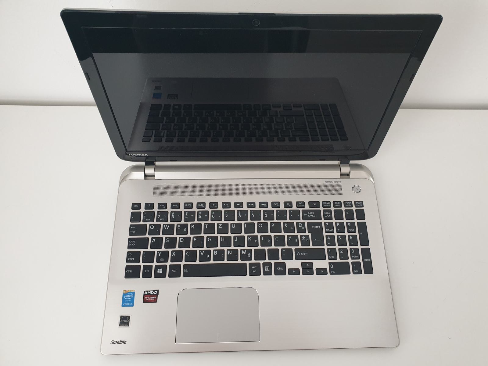 TOSHIBA SATELLITE S50-B-15E, i5 - 5200U, 256 disk SSd, 8 GB Ram