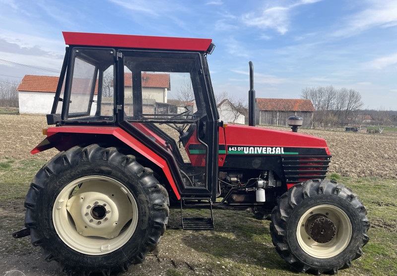 Kupim traktor Universal