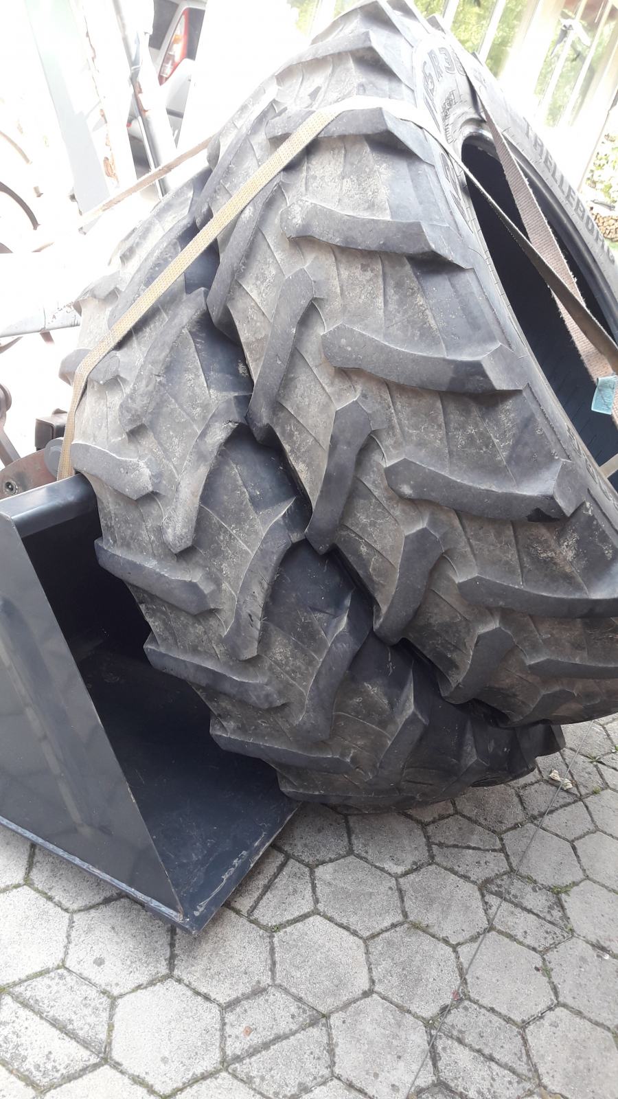 TRAKTORSKE GUME 420/85R38 TRELLEBORG