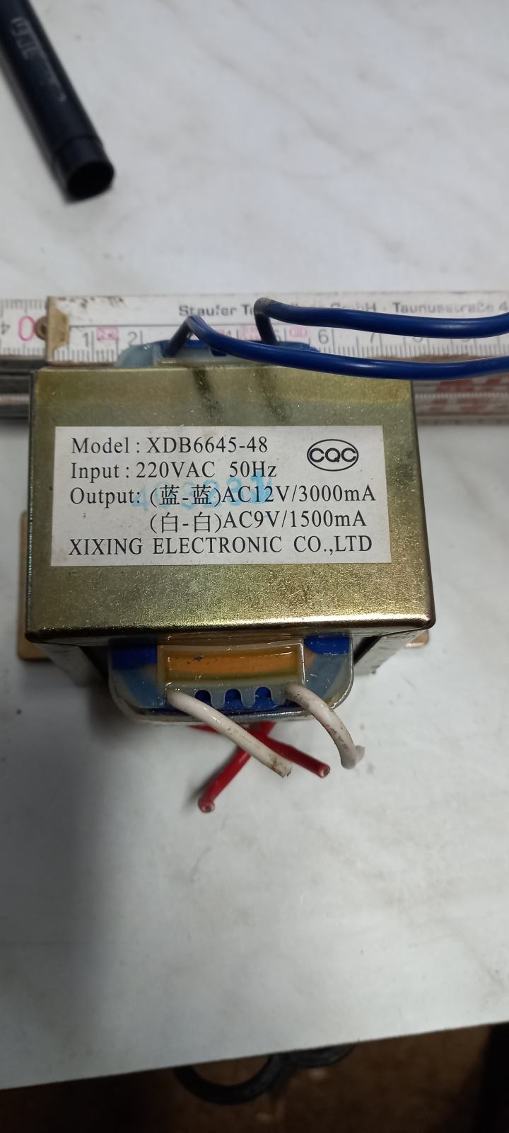 Transformator 230v, 12v/3000mA in 9v/1500mA, dela.