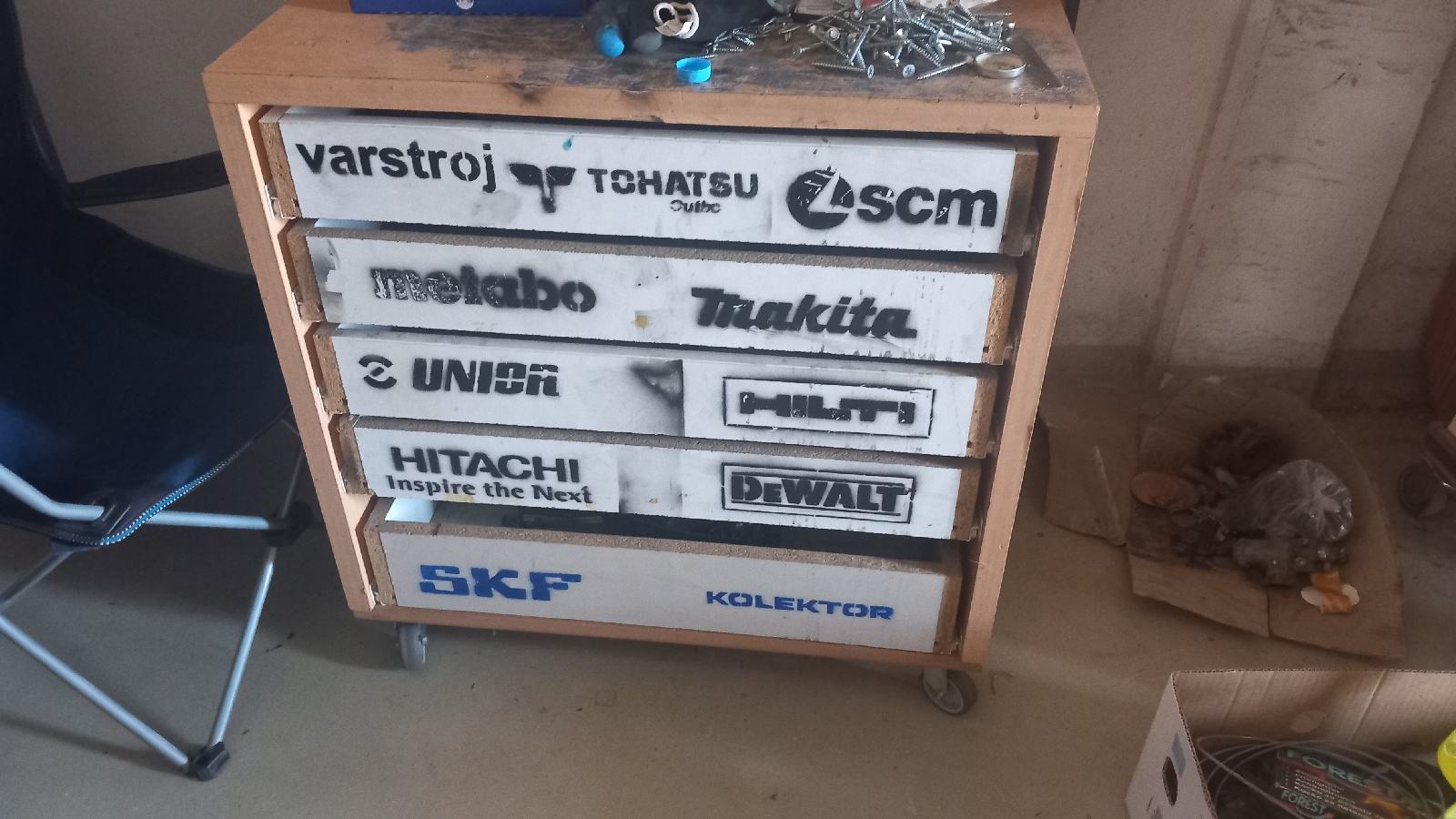 Predalnik-Omara za orodje