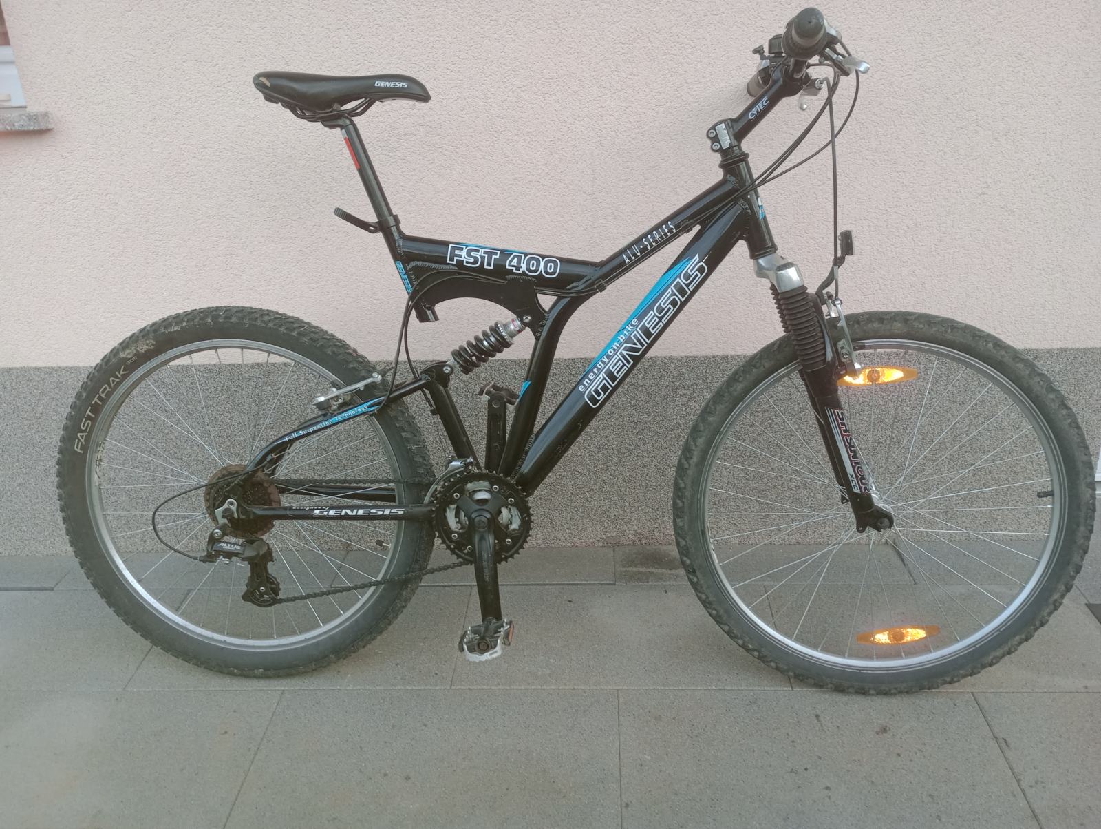 Moško kolo Genesis FST 400