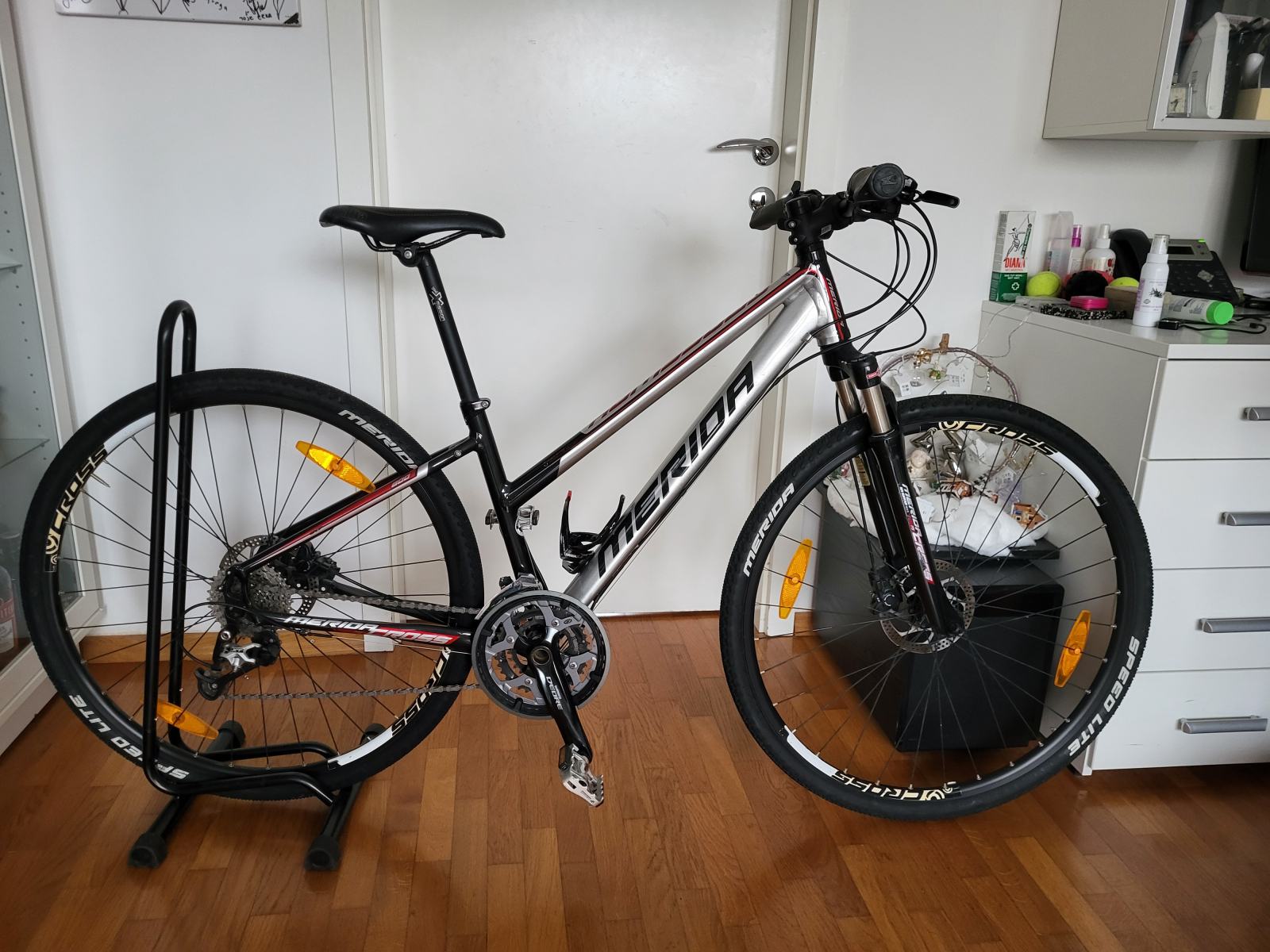 Žensko treking kolo Merida crossway 800 - 27 prestav