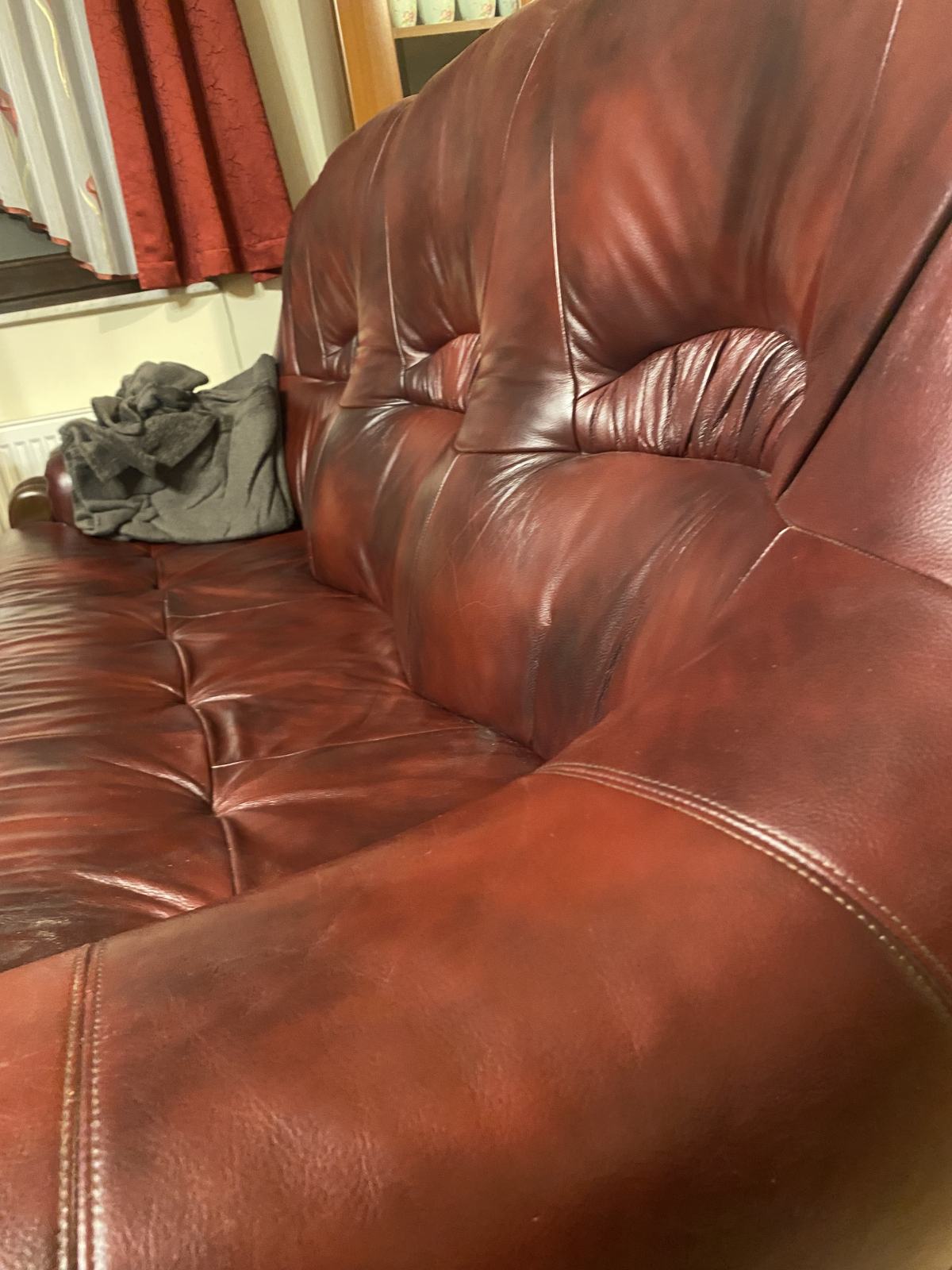 Usnjen trosed in tabore