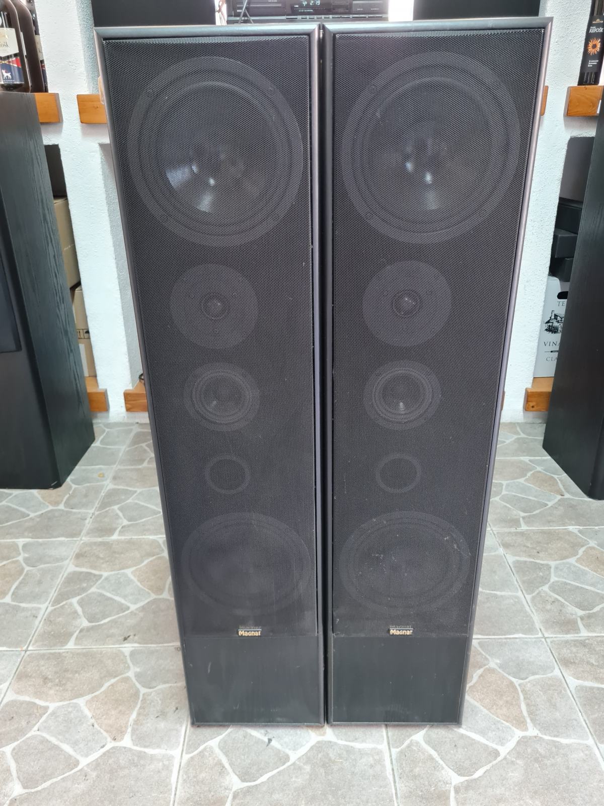 MAGNAT VECTOR 6, 4-sistemski zvočniki, 150/250 W