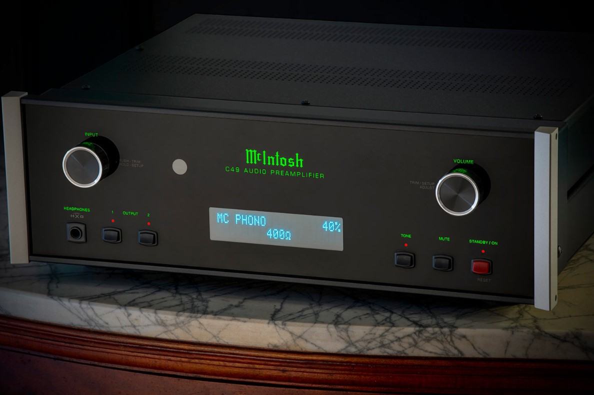 Mcintosh Preamplifier with digital input McIntosh C-49