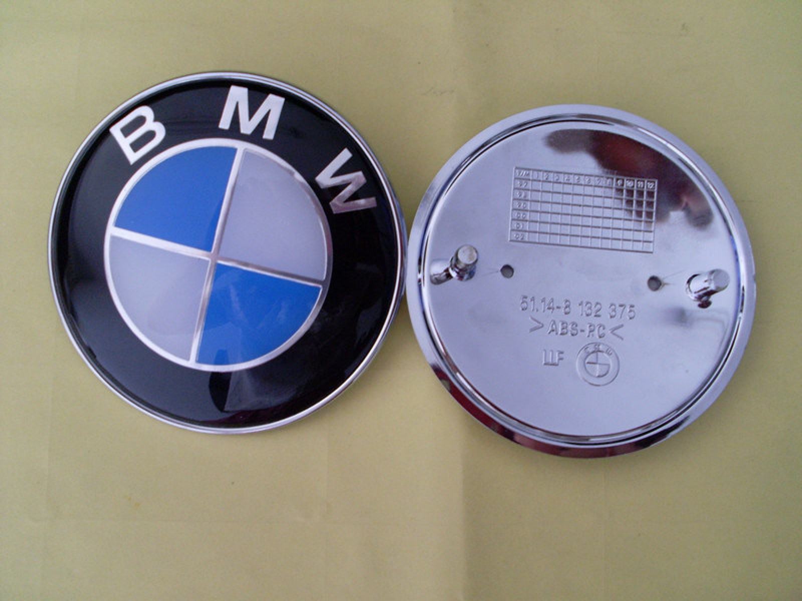 BMW 82mm emblem za pokrov motorja