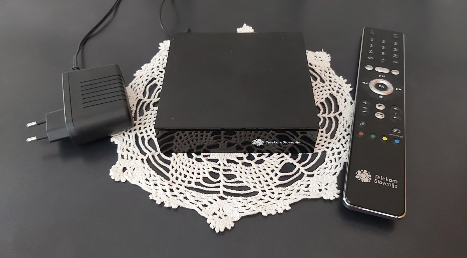 Netgem N7800 NetBox Komunikator, Daljinec Telekom Slovenije Siol