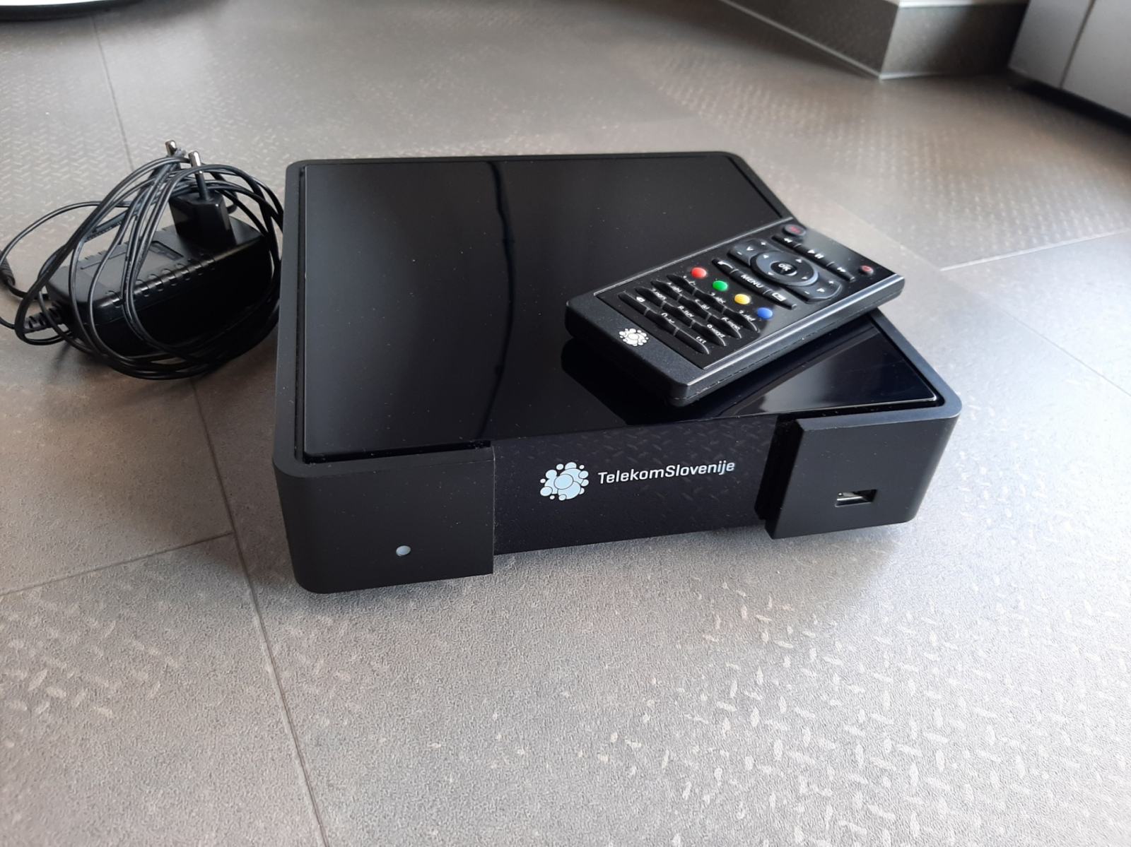 Siol Box model N8200 z 320GB diskom