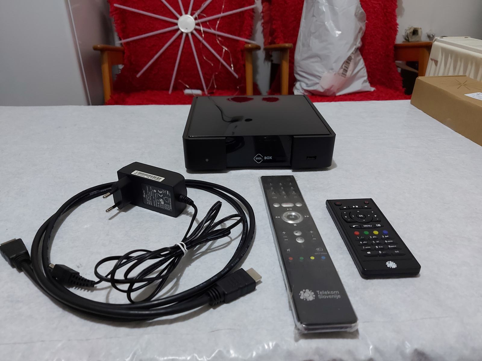 Siol Box Netgem 8200 TV komunikator Telekom z novim dodatnim daljincem