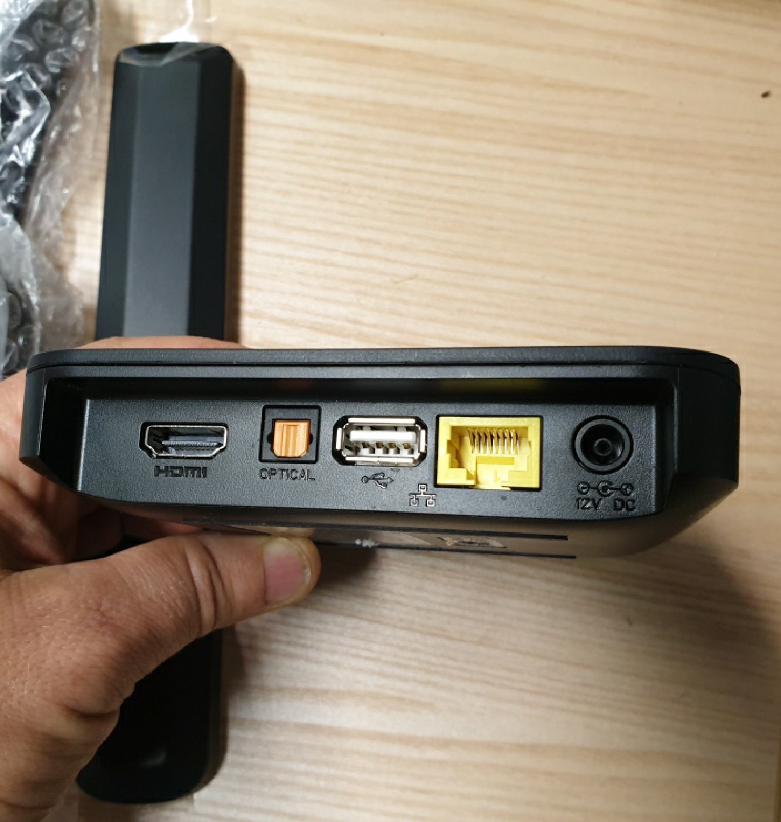 Ugodno prodam 4x tv vmesnik, stb, komunikator Arris VIP5202 4k