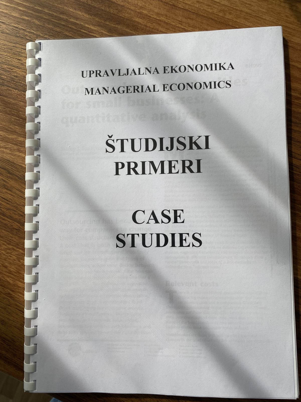 Skripta s študijskimi primeri Upravljalna ekonomika