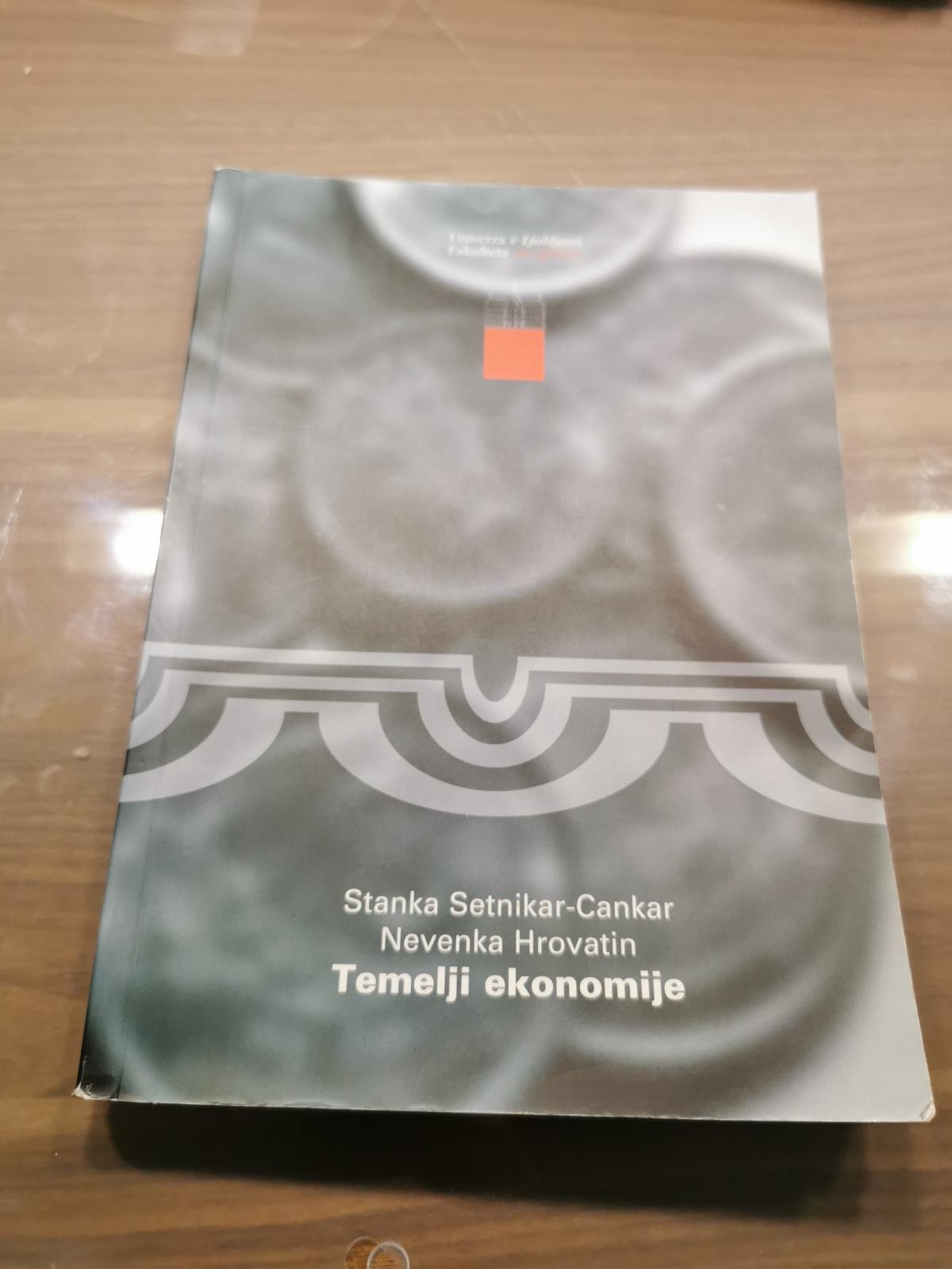 Učbenik Temelji ekonomije