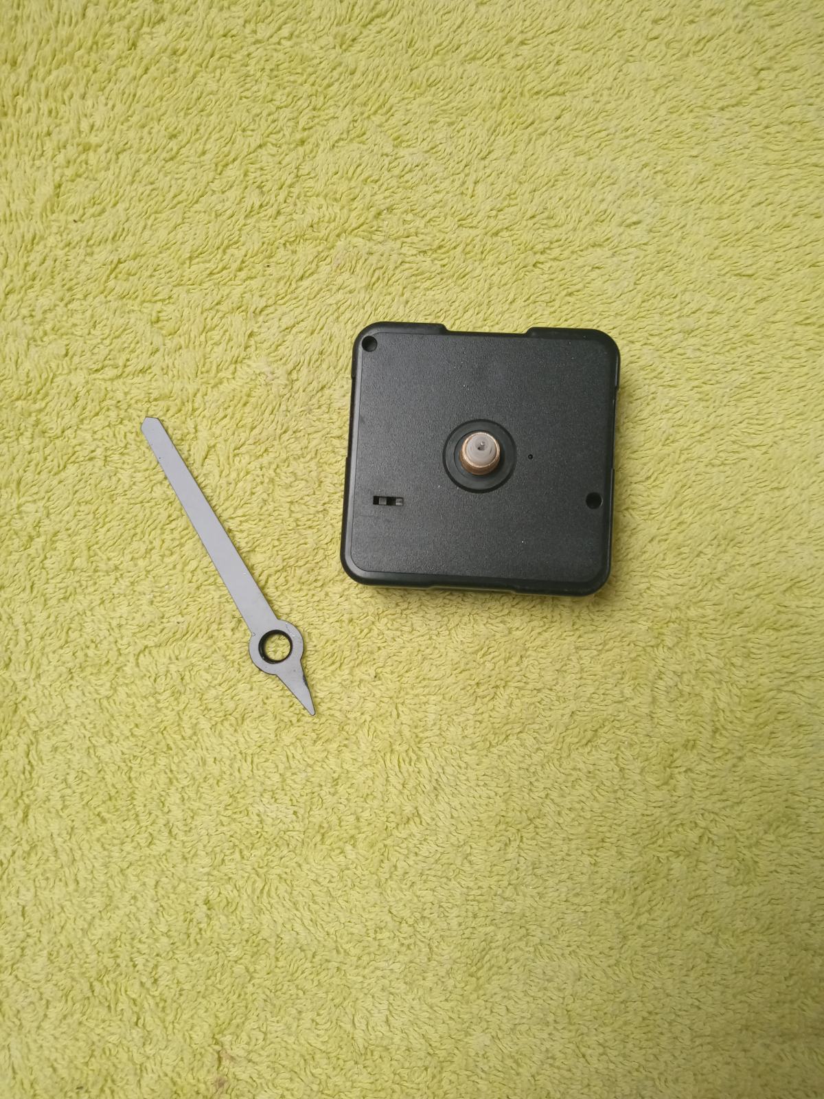 Prodam nov mehanizem za stensko uro