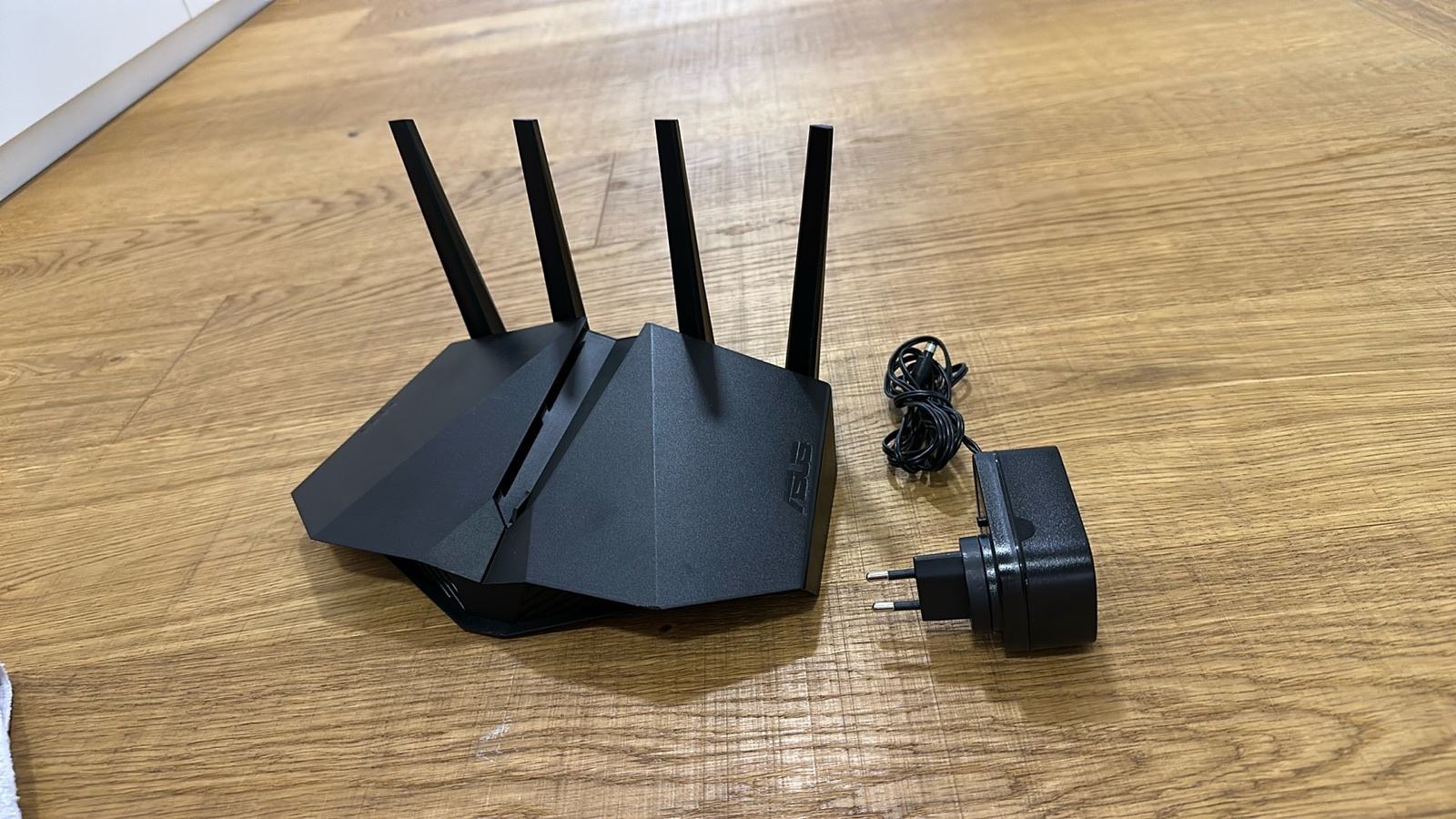 Asus gaming router DSL-AX82U - AX5400