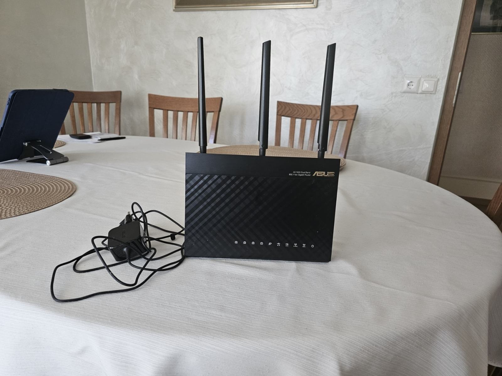 ASUS RT-AC68U (AC1900) Dual Band brezžični usmerjevalnik