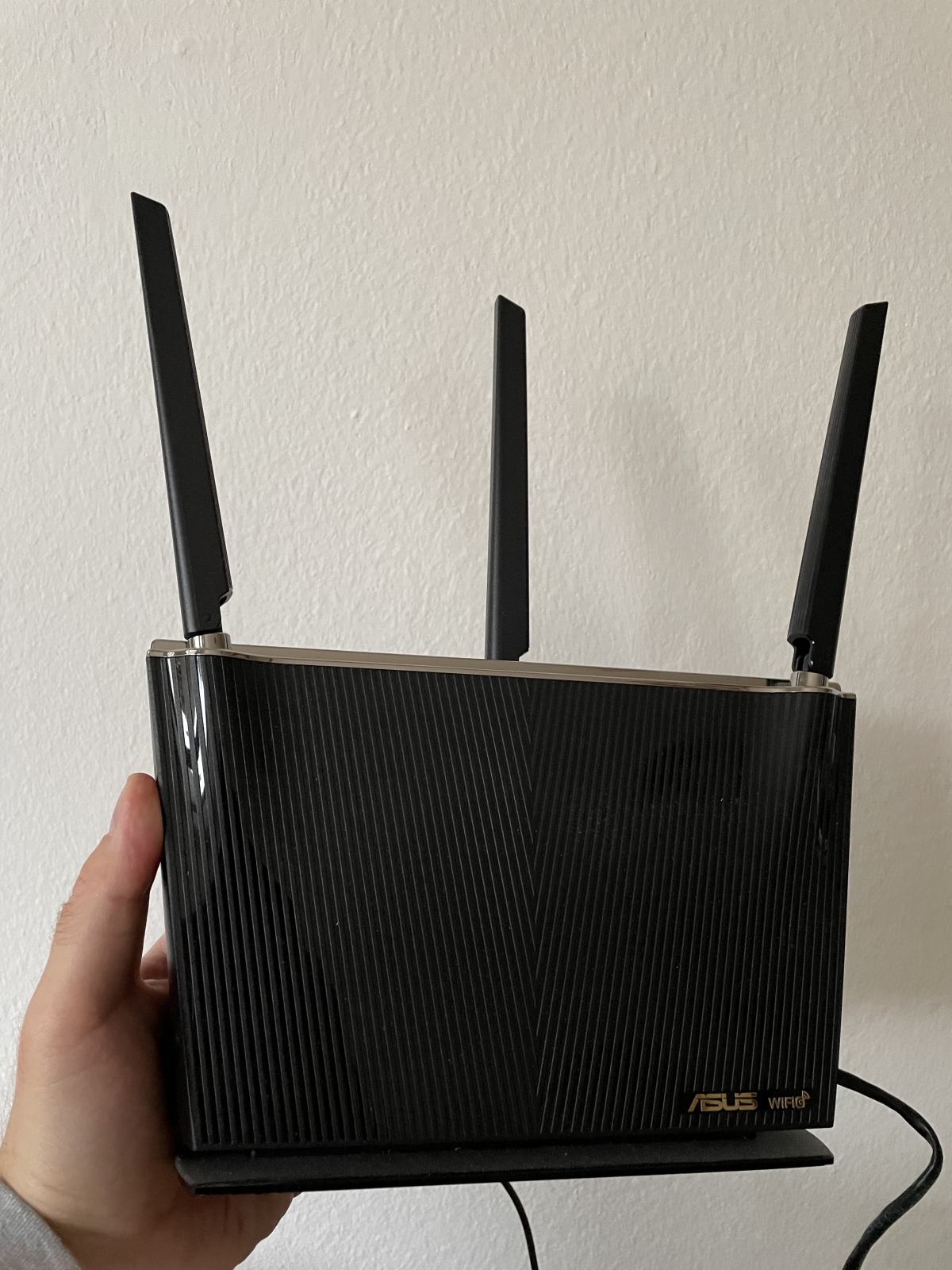ASUS RT-AX68U Wi-Fi 6 brezžični usmerjevalnik