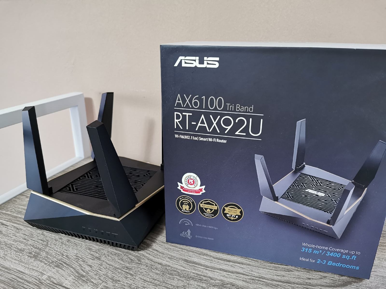 Asus RT-AX92U usmerjevalnik