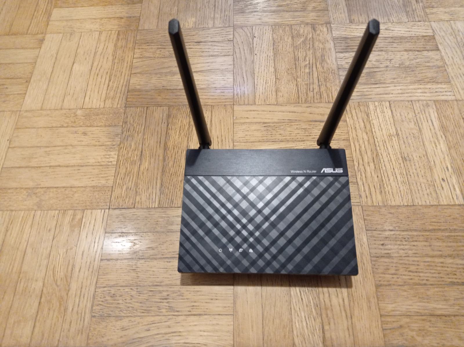 ASUS RT-N12+B1 brezžični usmerjevalnik Wi-Fi router