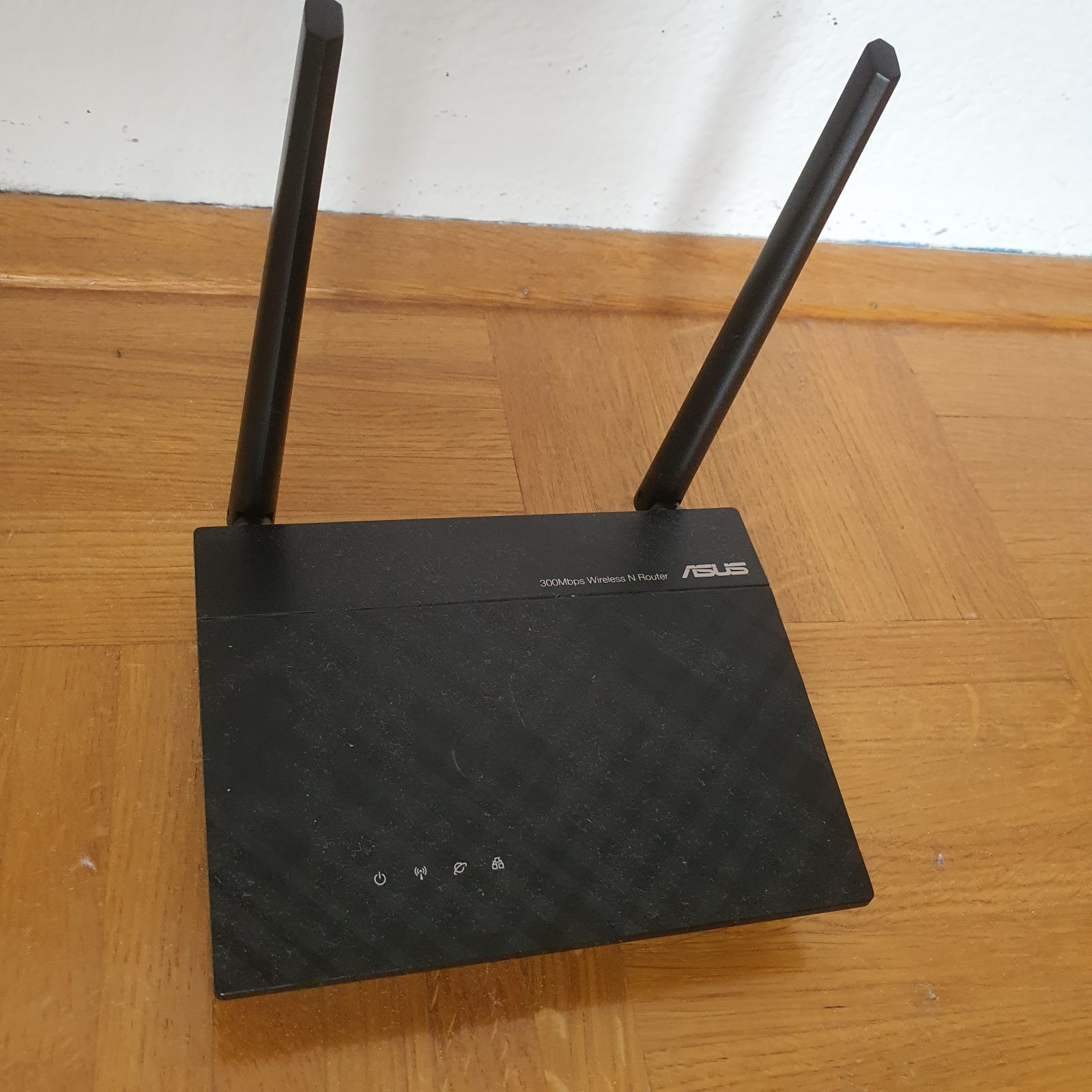 Brezžični usmerjevalnik ASUS RT-N12+