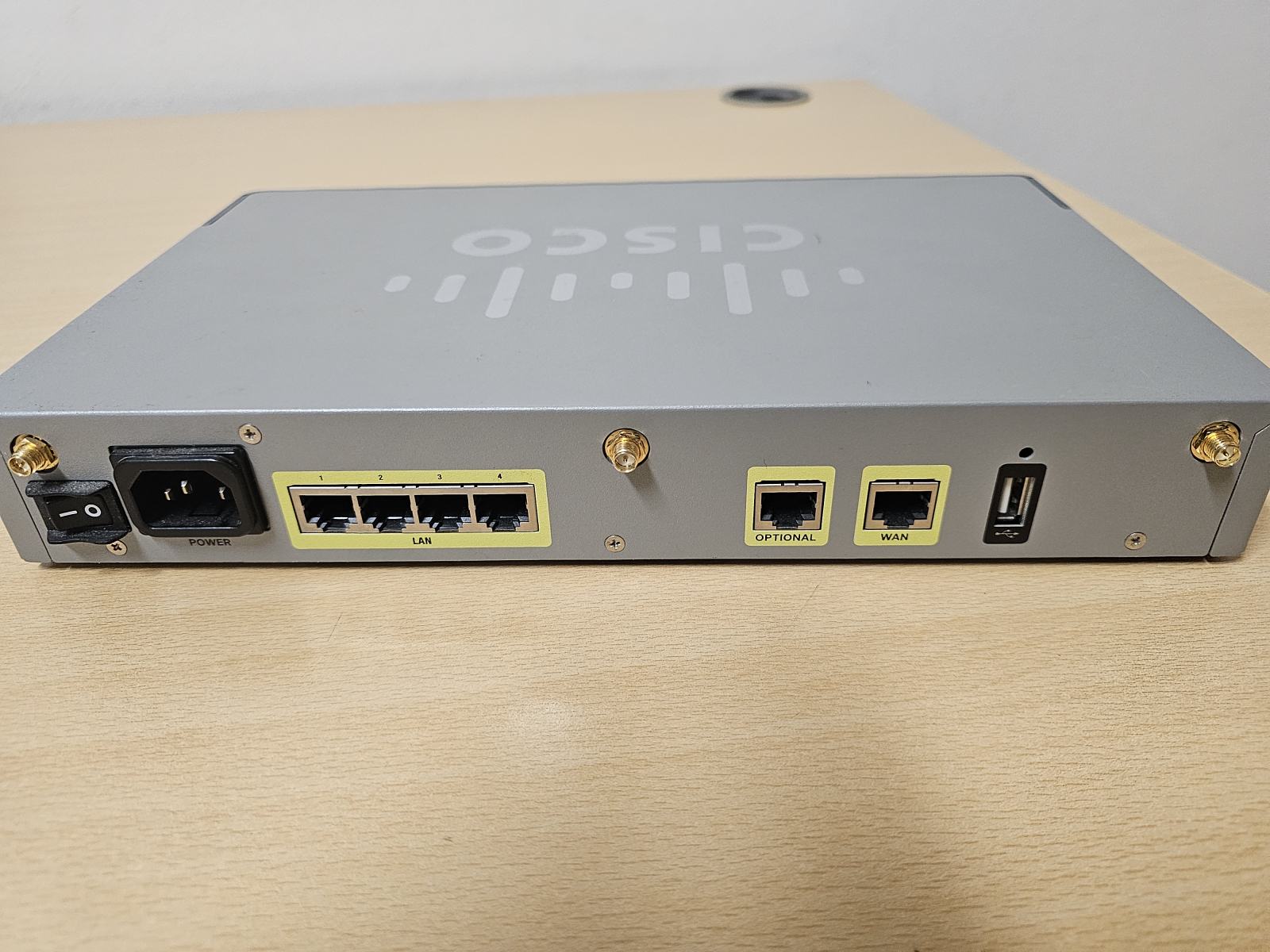 router CISCO SA 520W profesionalni router