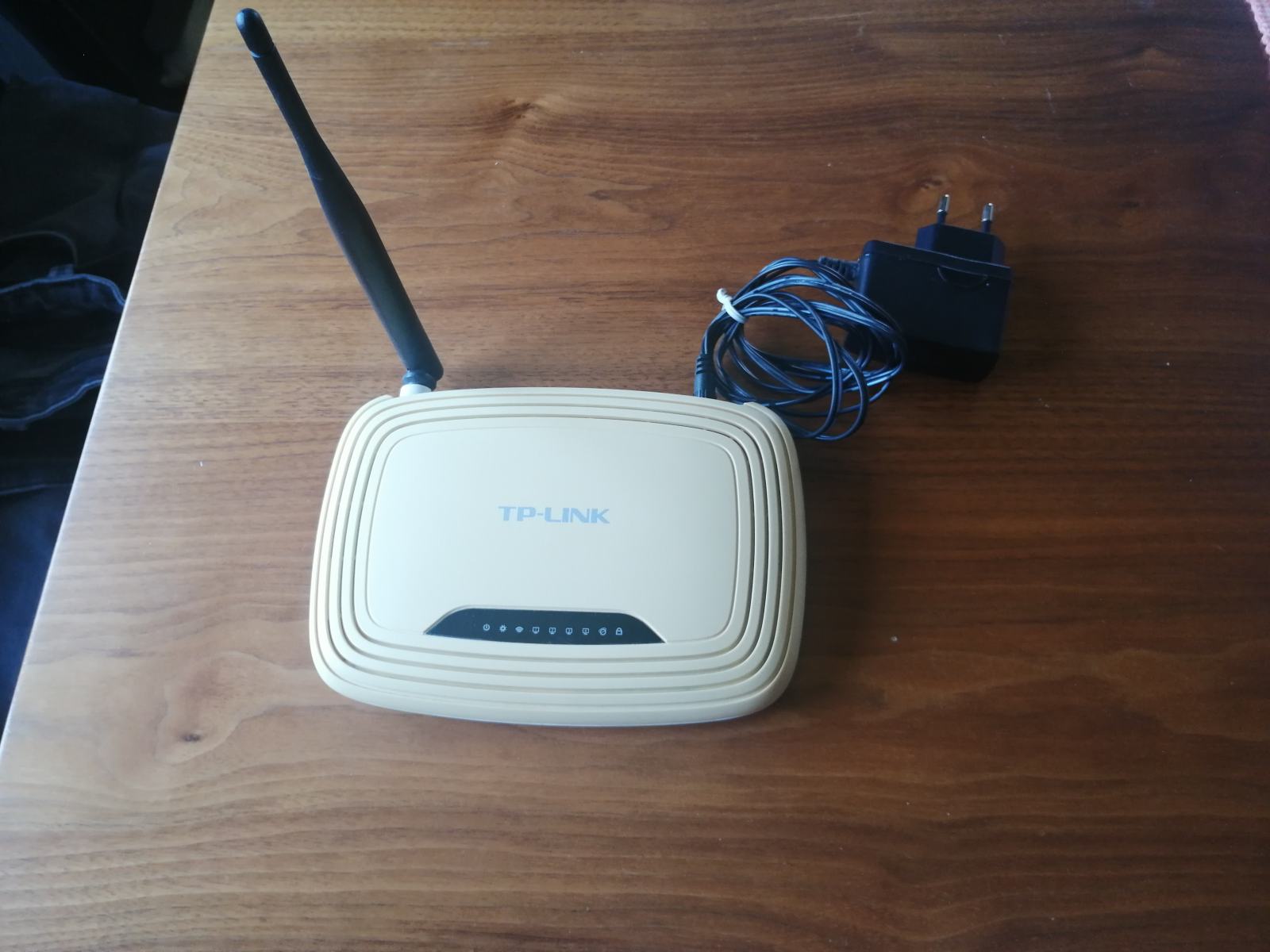 Router TP-LINK, model TL WR740N, 150 Mbps, TL WR740N