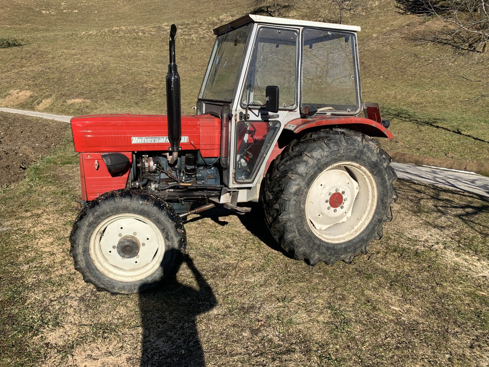 Prodam traktor Univerzal 445DT