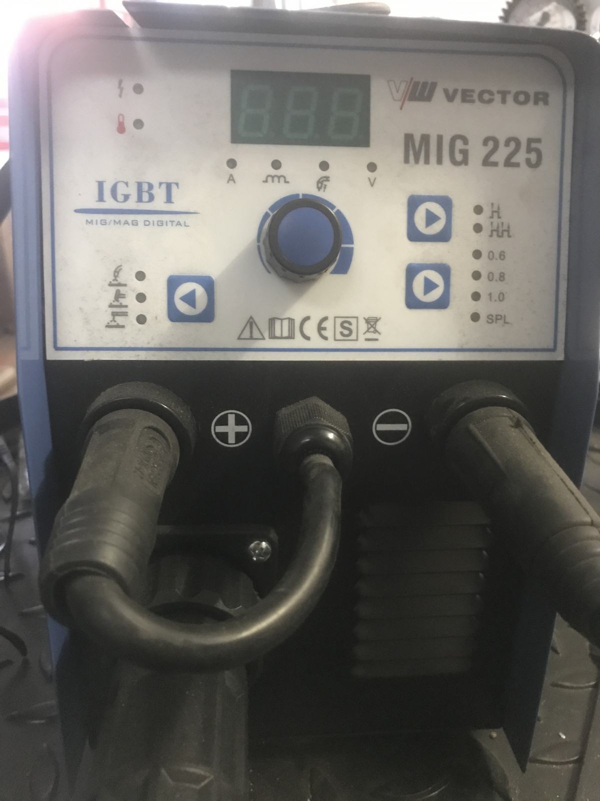 Vector welding mig mag 225