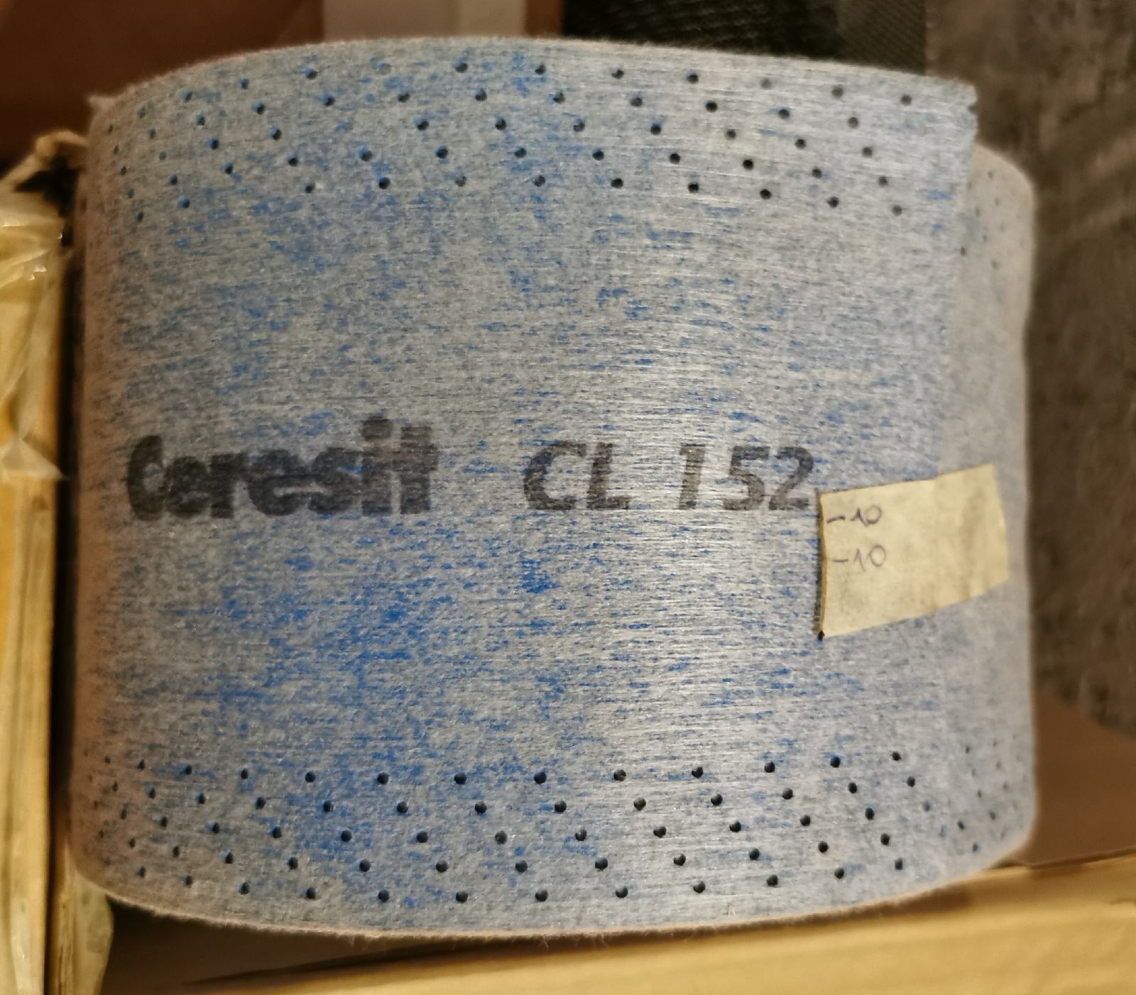 TESNILNI TRAK CERESIT CL 152