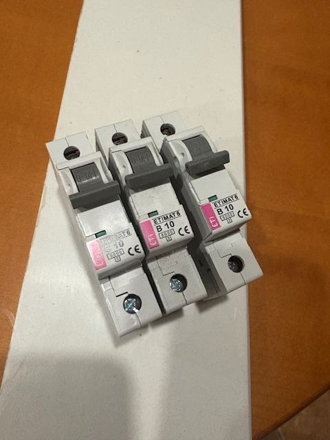 Instalacijski odklopnik ETI Etimat B10