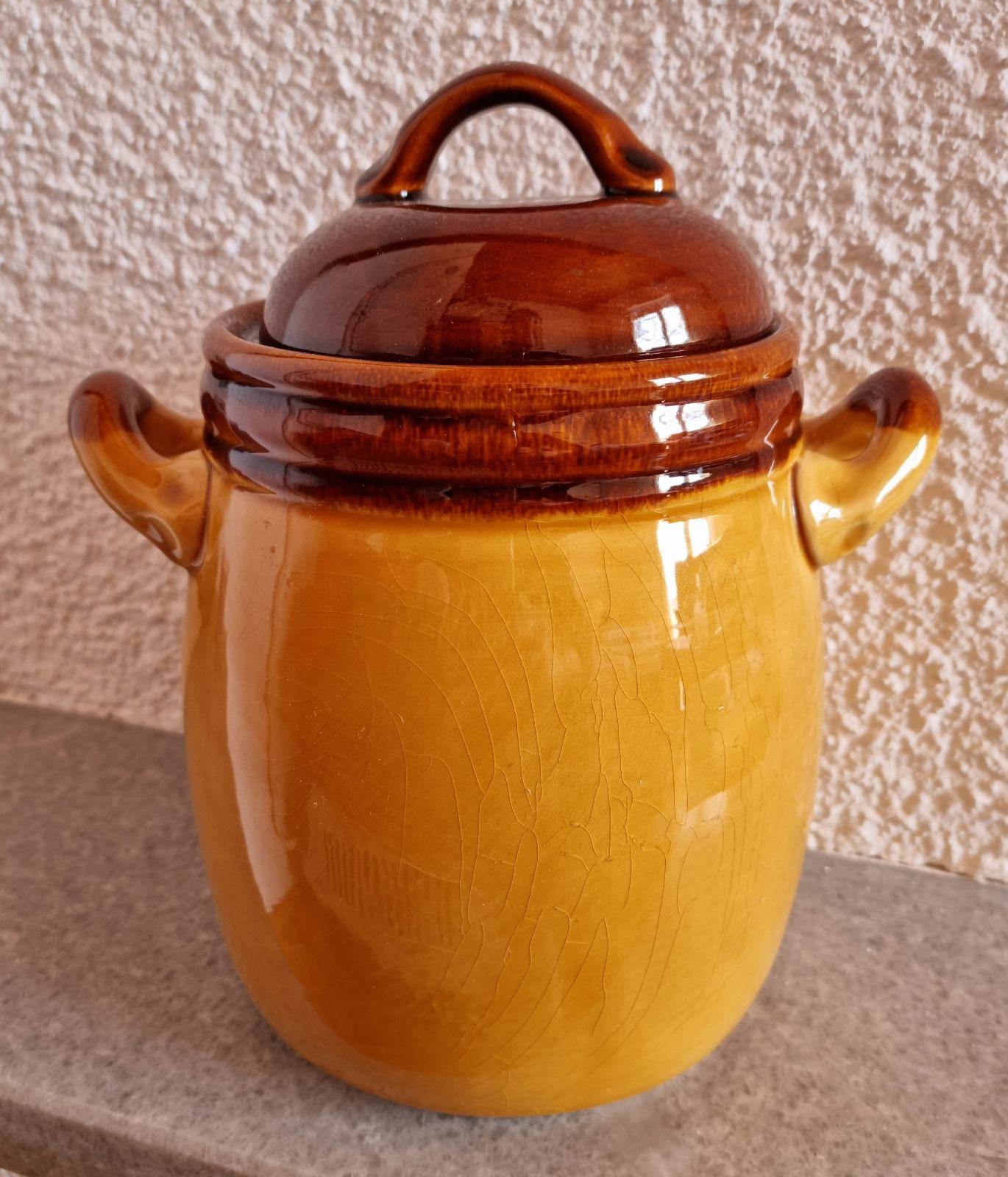 Rumov lonec keramična vaza vrč