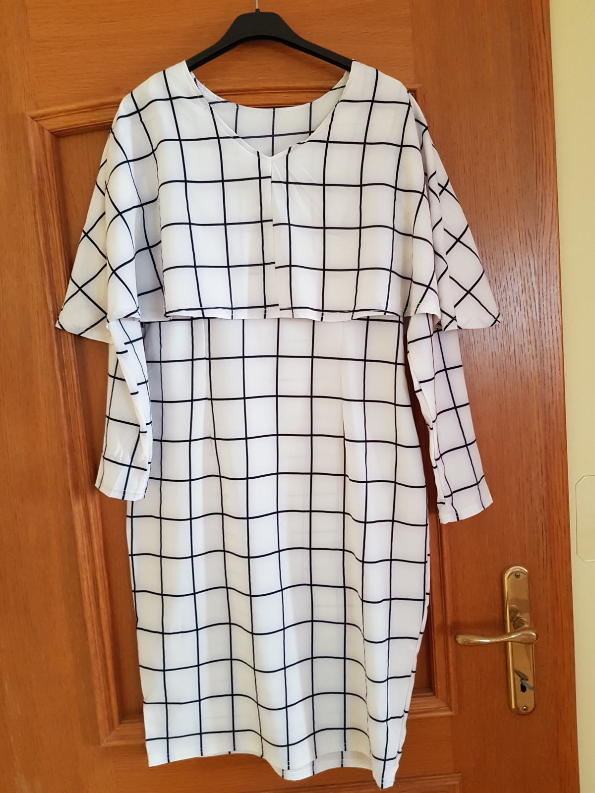 NOVA BELO ČRTASTA SPOMLADANSKA OBLEKA M