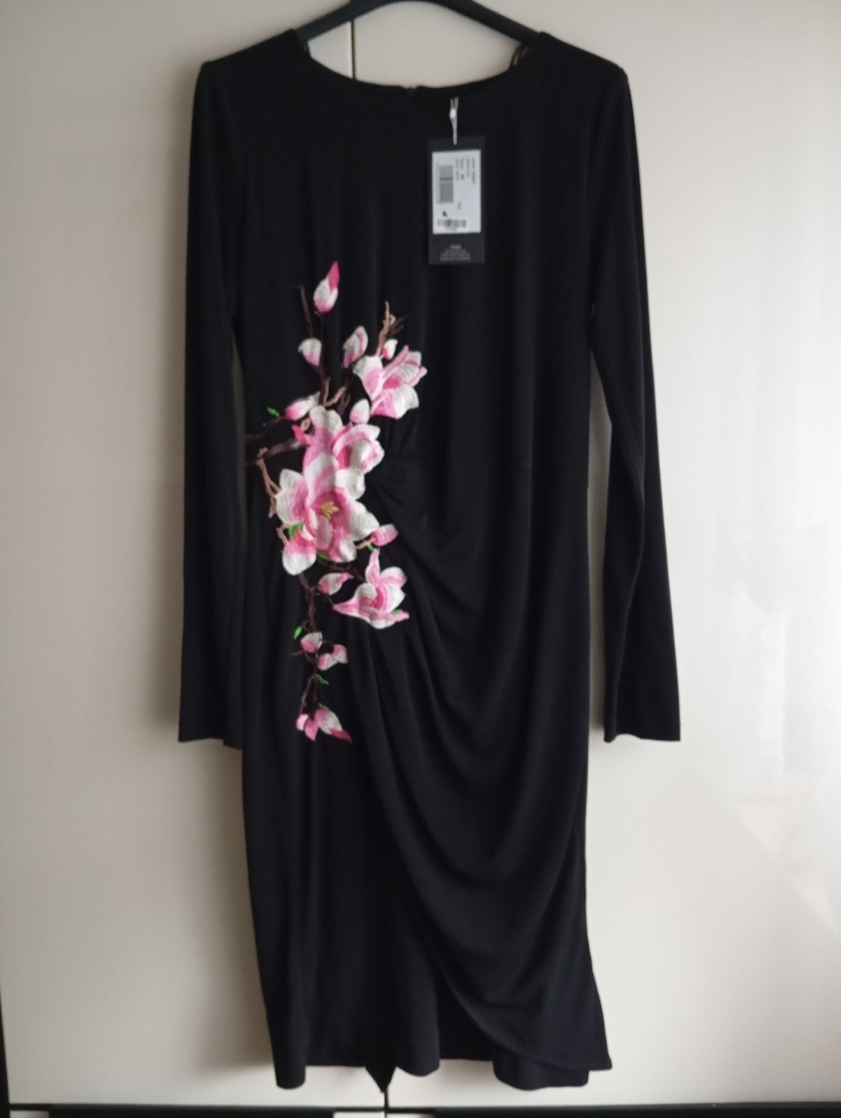 MSA NOVA ČRNO CVETLIČA OBLEKA Z ETIKETO 38/40