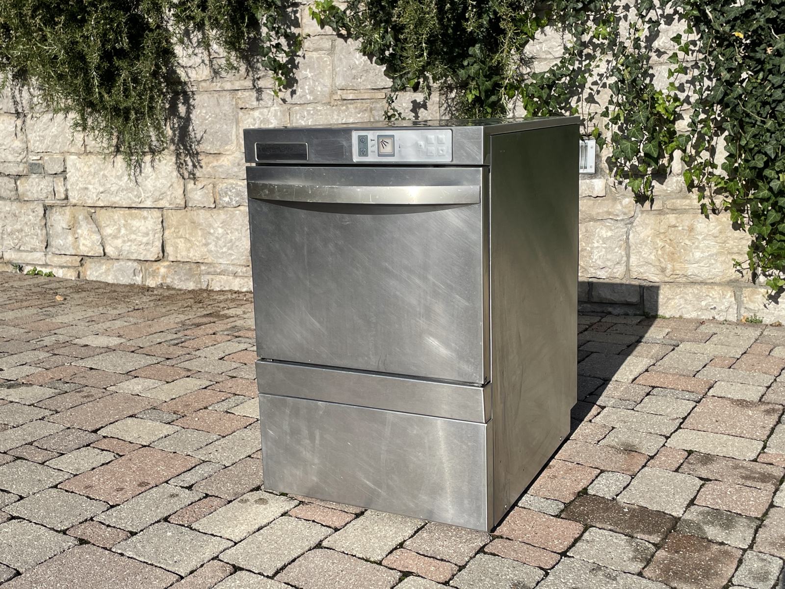 Pomivalni stroj Winterhalter GS 402