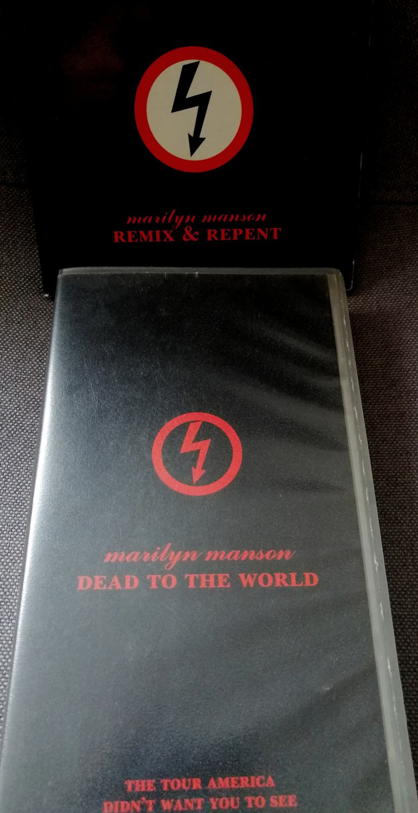 Marilyn MANSON - Dead to the World (VHS), Remix & Repent EP (CD)