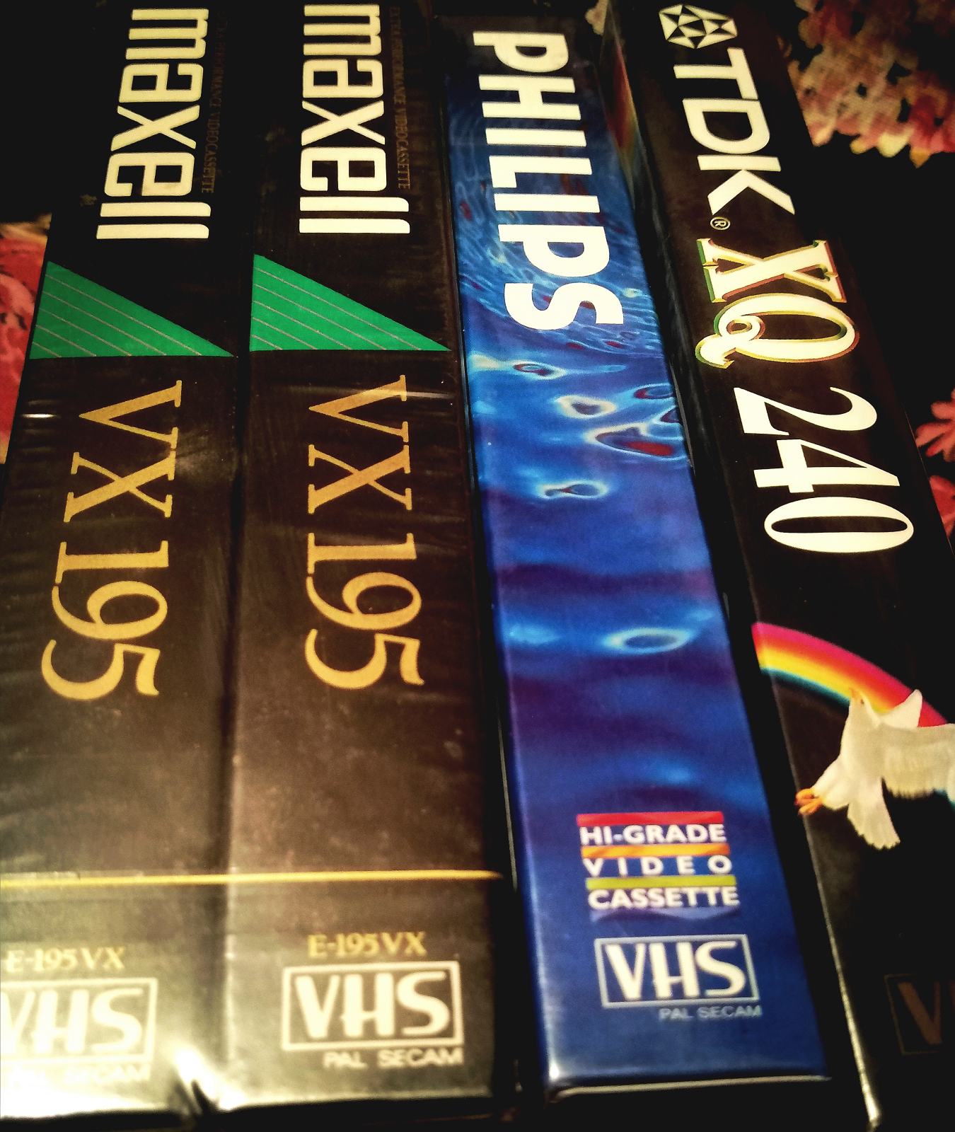 VHS prazne videokasete: 3x 195 min, 1x 240 min (Maxell, Philips, TDK)