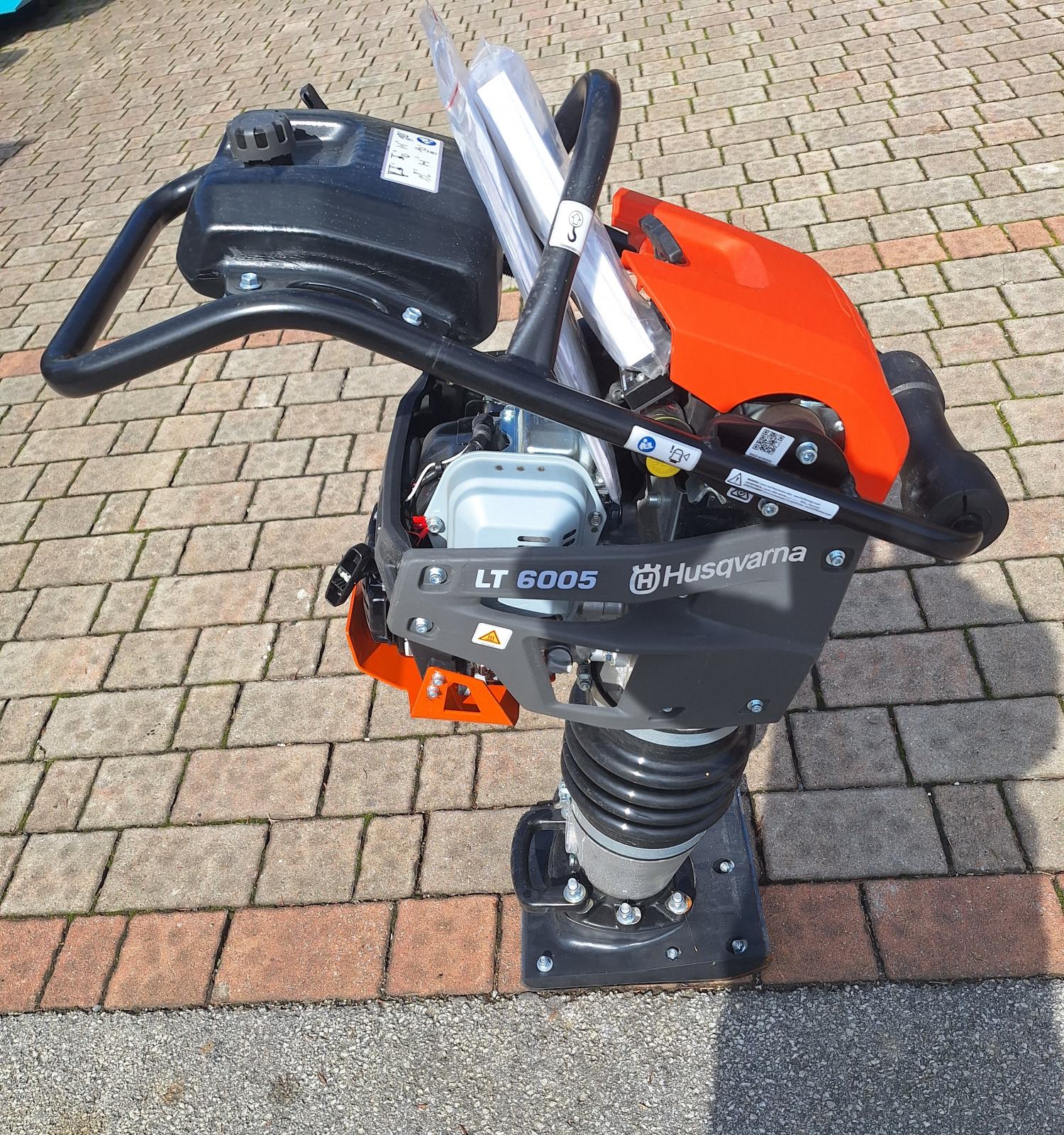 Nabijač žaba Husqvarna vibro plošča bager demper valjar nakladalec