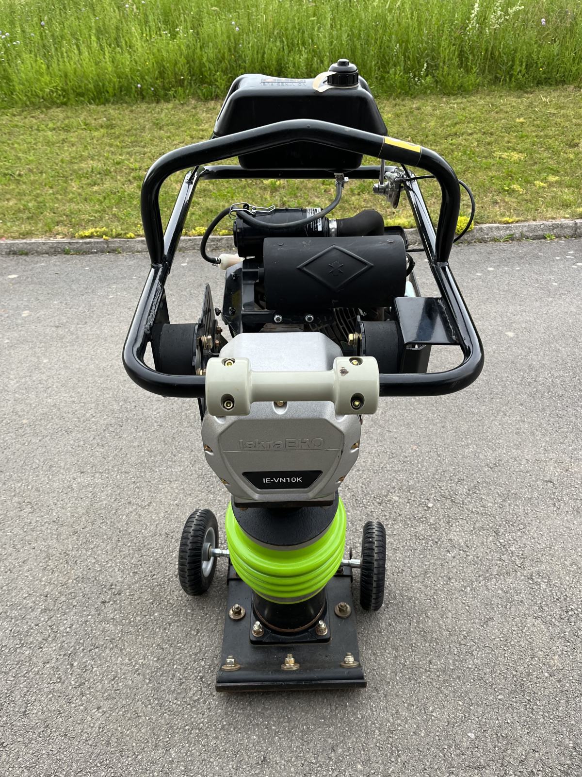 Vibro žaba nabijač IskraERO IE-VN10K 4.8 kW, 78 kg