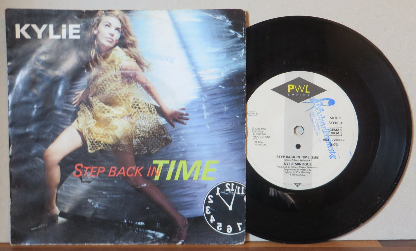Kylie Minogue - Step Back in Time