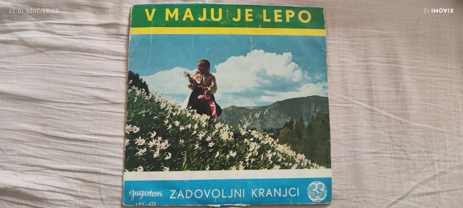 LP vinilka ansambla Zadovoljni Kranjci V maju je lepo