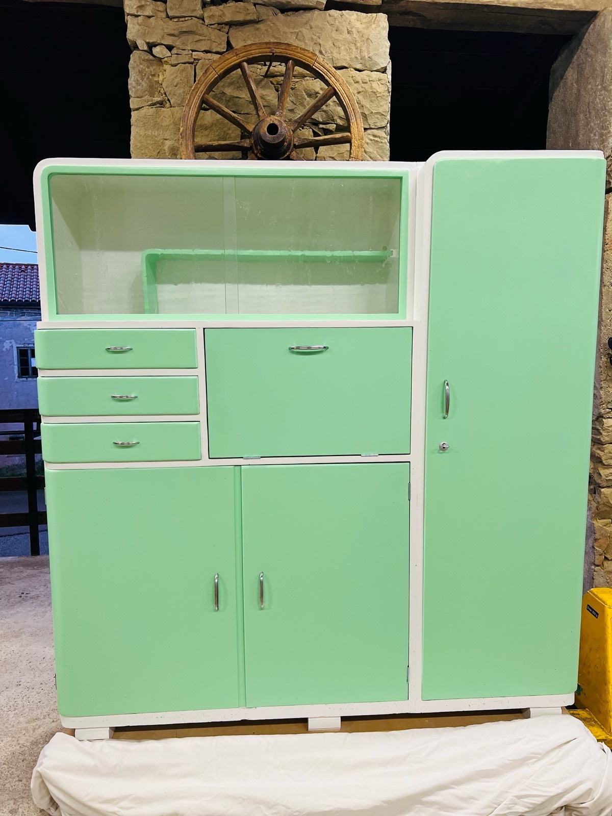 Starinska omara- kredenca