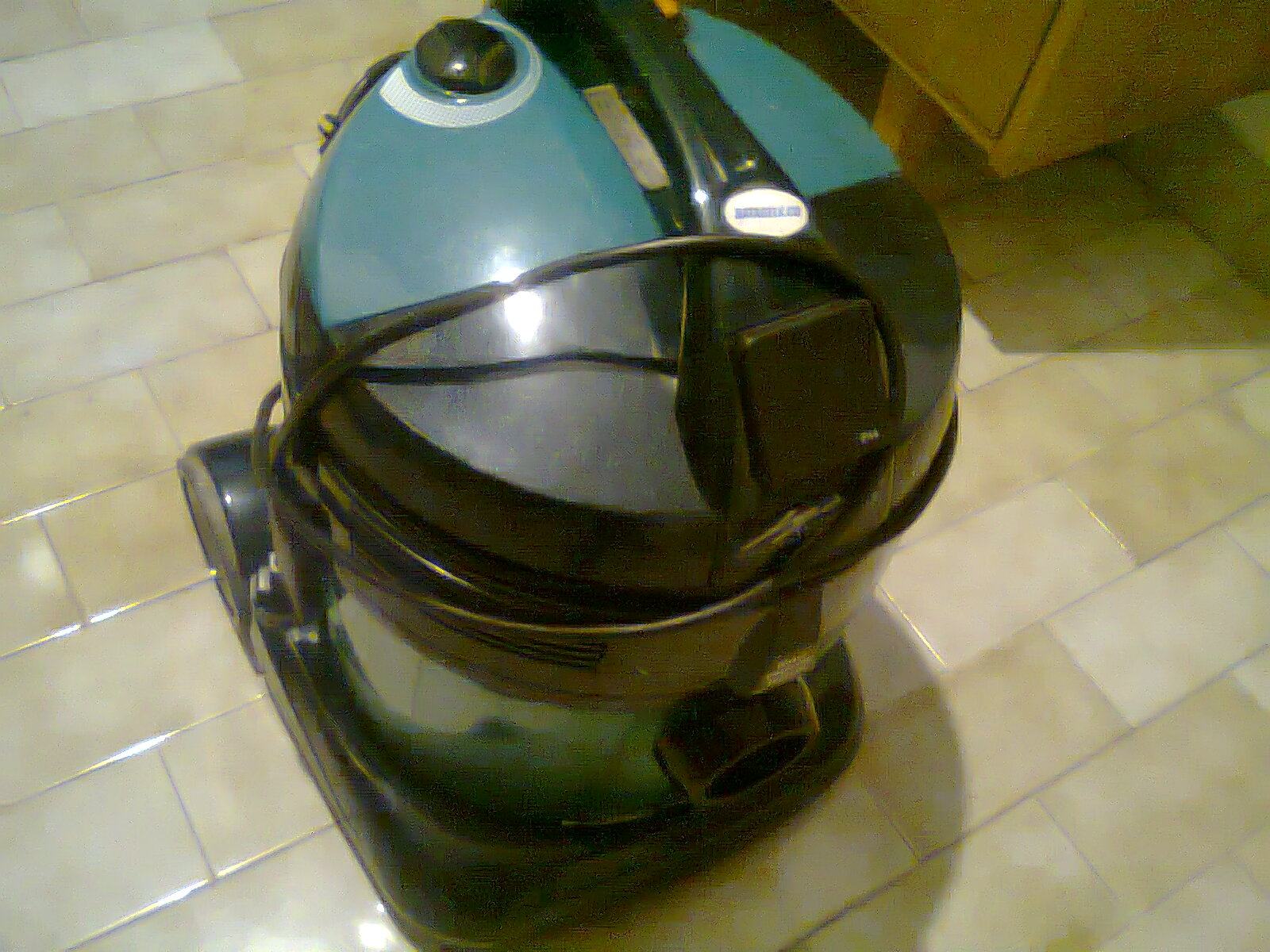 Batagel vodni sesalnik 1000W IGEA COMPACT