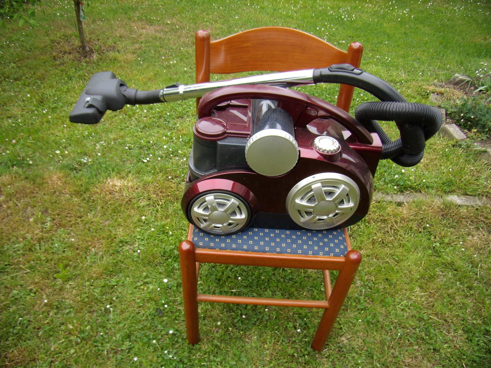 VODNI SESALNIK PROFI MASTER 2000 W