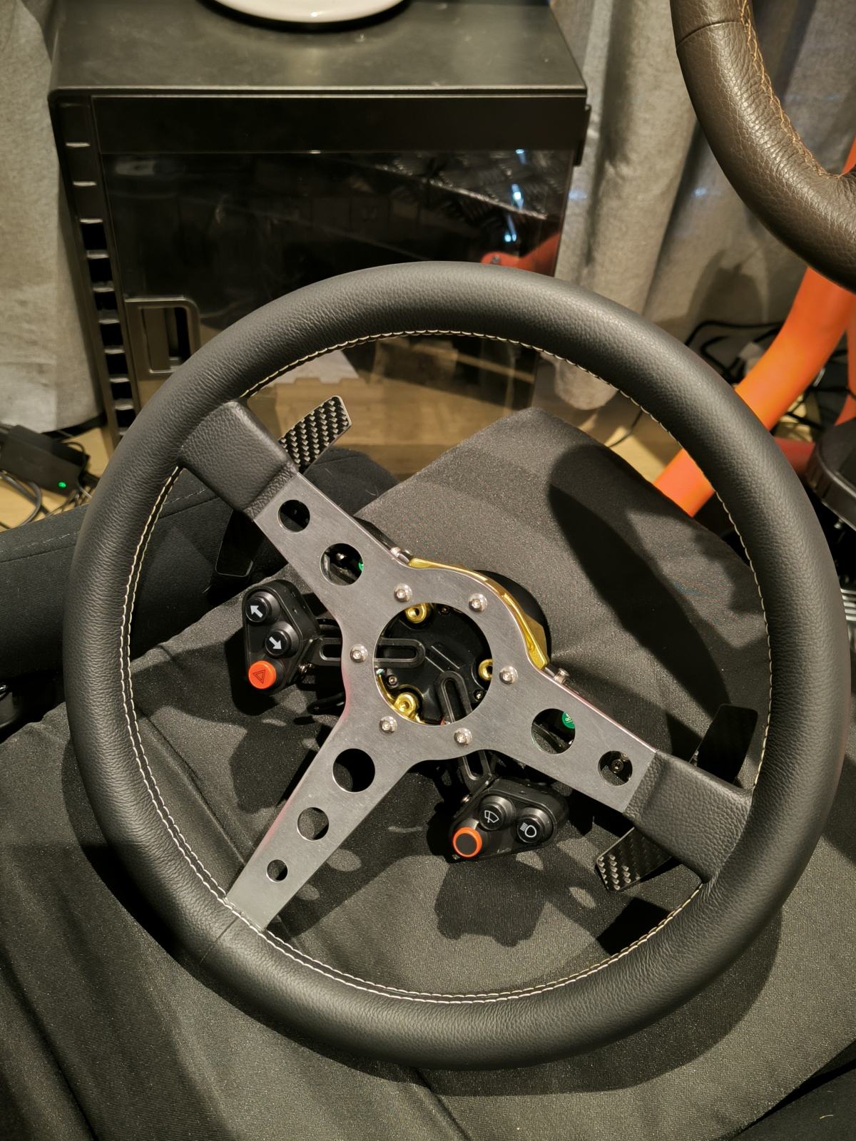 Fanatec Podium classic s Clubsport paddle shifter in button cluster