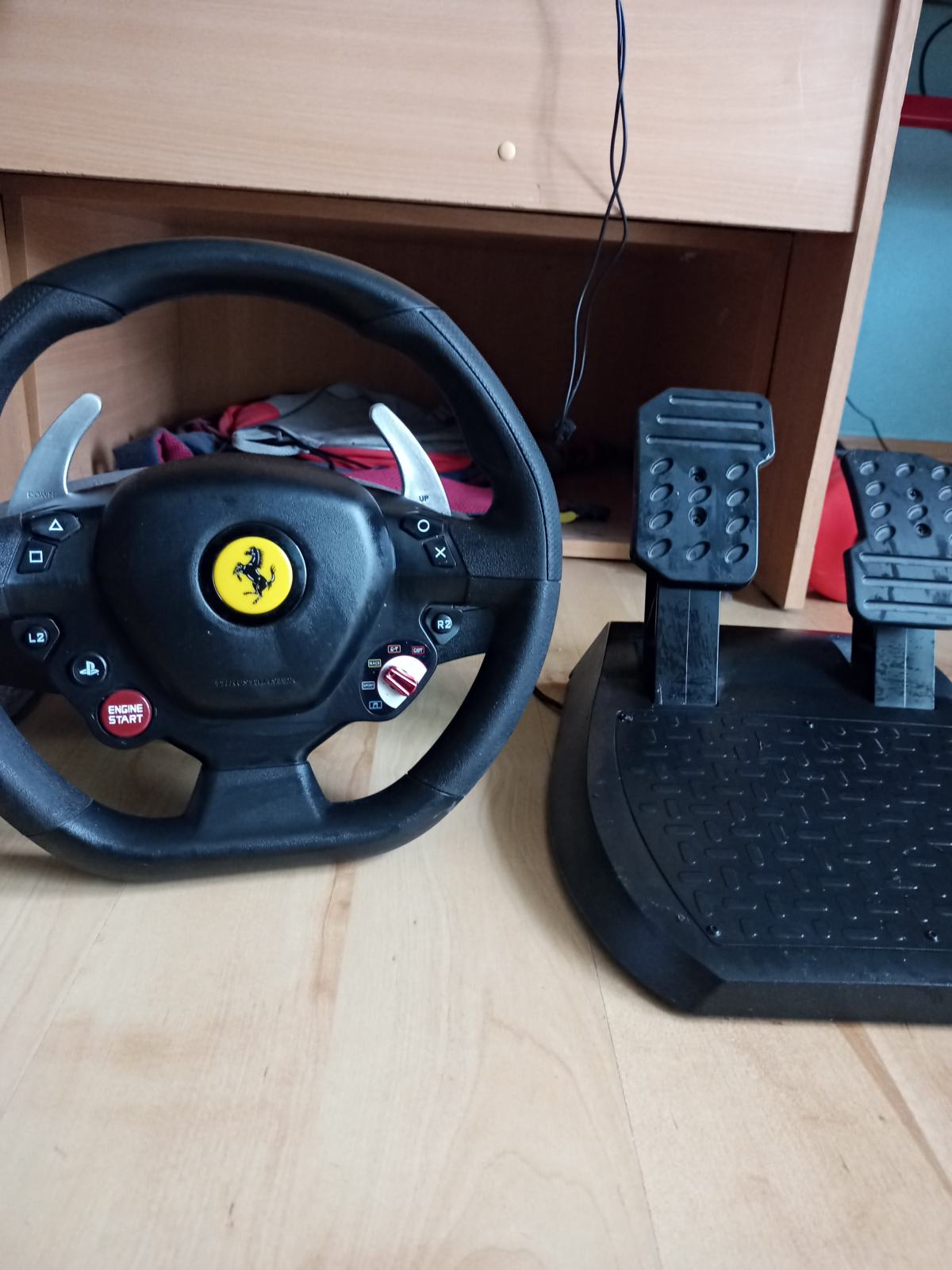 Ferrari 458 volan s pedali