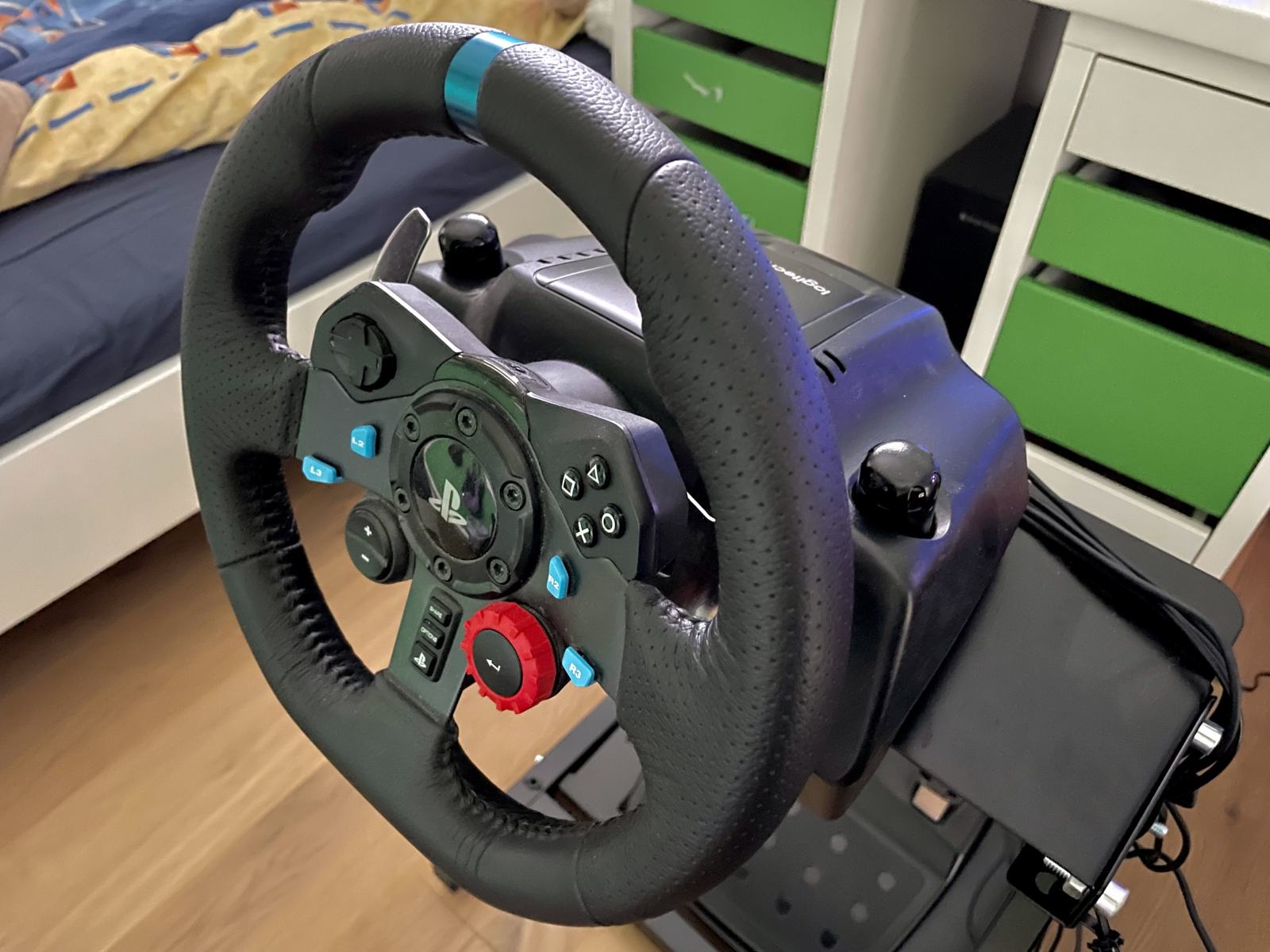 Logitech G29 Driving Force volan + shifter z stojalom