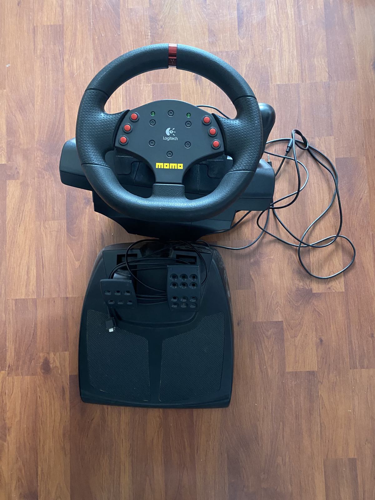 Logitech MOMO volan