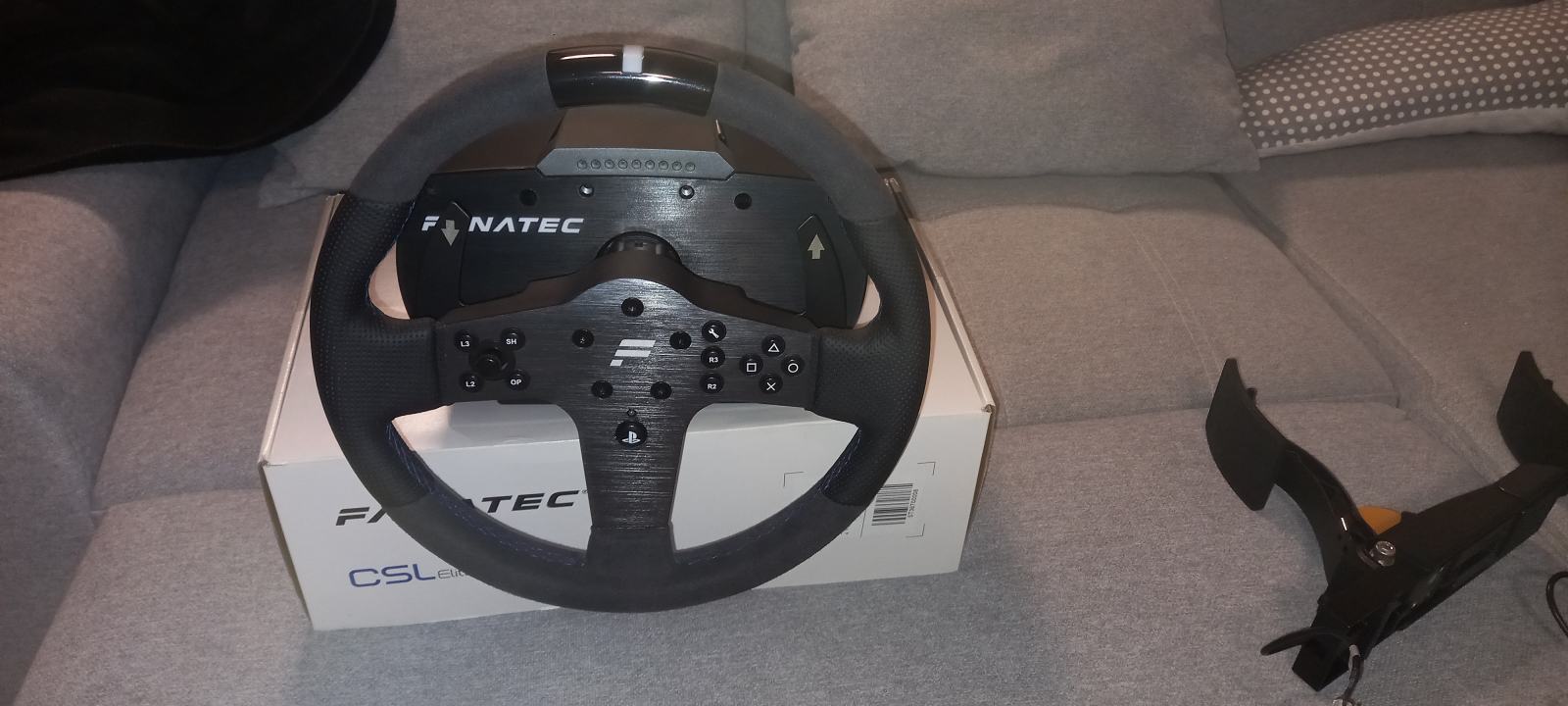 Fanatec CSL Elite Wheel Base + in CSL Elite pedals z load cell