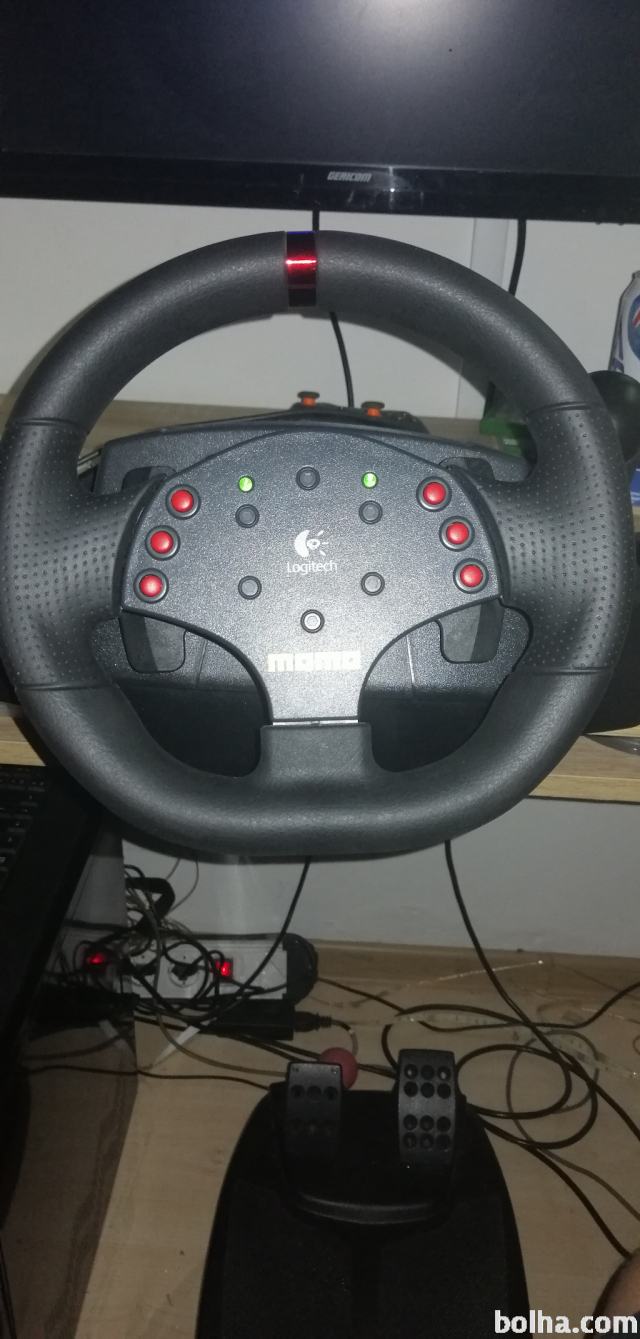 Volan logitech momo