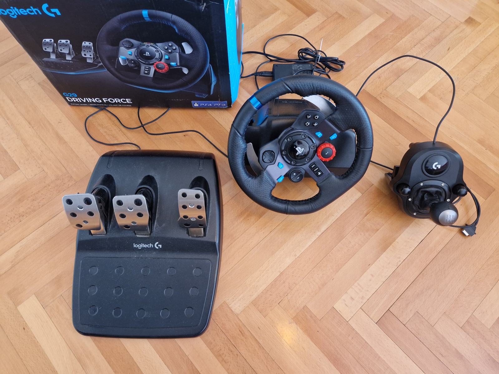 Logitech G29 volan s pedali + menjalnik